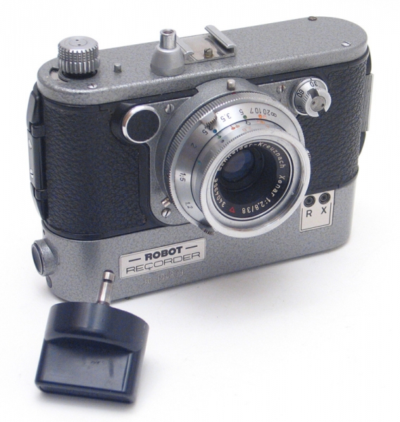 Robot Super Recorder 36 + 38mm f2.8 Xenar. - Peter Loy